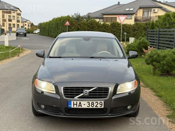 Grey Volvo S80 2008 in Riga, with an engine capacity of 2.40 L and mileage of 311 thousand km for 2500 €, photo 10 on AUTOMOTO.COM.LV