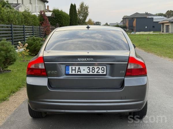 Grey Volvo S80 2008 in Riga, with an engine capacity of 2.40 L and mileage of 311 thousand km for 2500 €, photo 11 on AUTOMOTO.COM.LV