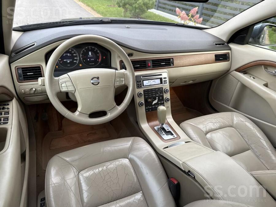 Grey Volvo S80 2008 in Riga, with an engine capacity of 2.40 L and mileage of 311 thousand km for 2500 €, photo 12 on AUTOMOTO.COM.LV
