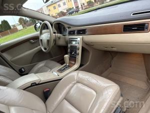 Grey Volvo S80 2008 in Riga, with an engine capacity of 2.40 L and mileage of 311 thousand km for 2500 €, photo 14 on AUTOMOTO.COM.LV
