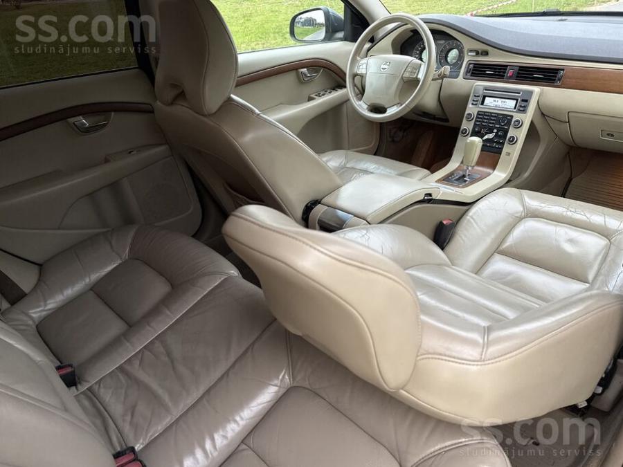 Grey Volvo S80 2008 in Riga, with an engine capacity of 2.40 L and mileage of 311 thousand km for 2500 €, photo 15 on AUTOMOTO.COM.LV