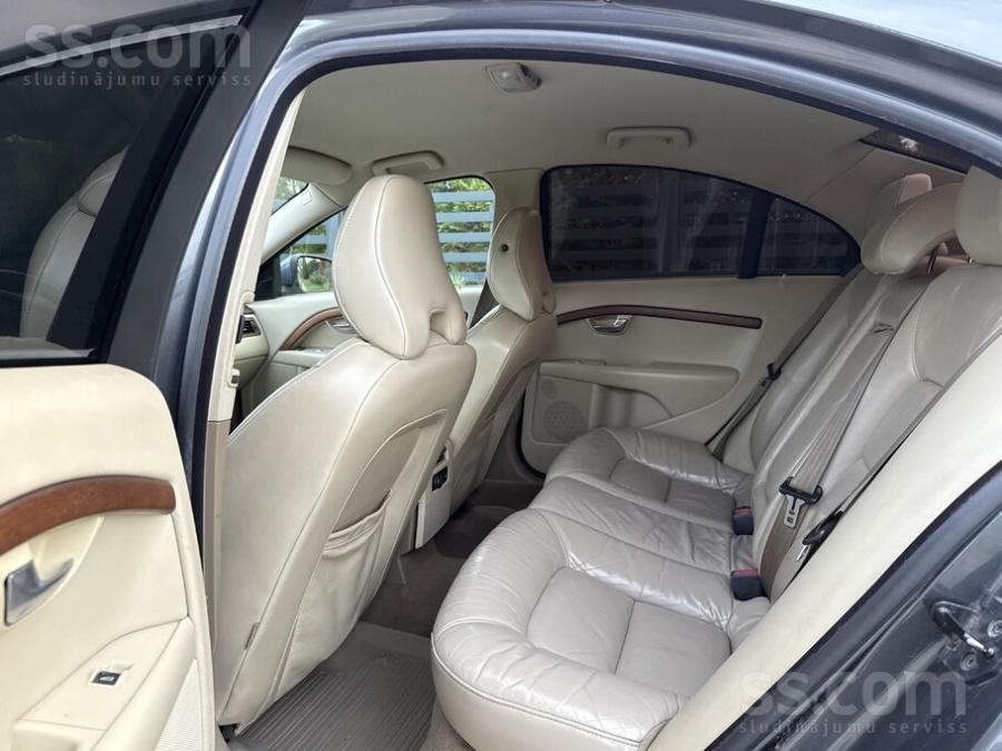 Grey Volvo S80 2008 in Riga, with an engine capacity of 2.40 L and mileage of 311 thousand km for 2500 €, photo 17 on AUTOMOTO.COM.LV