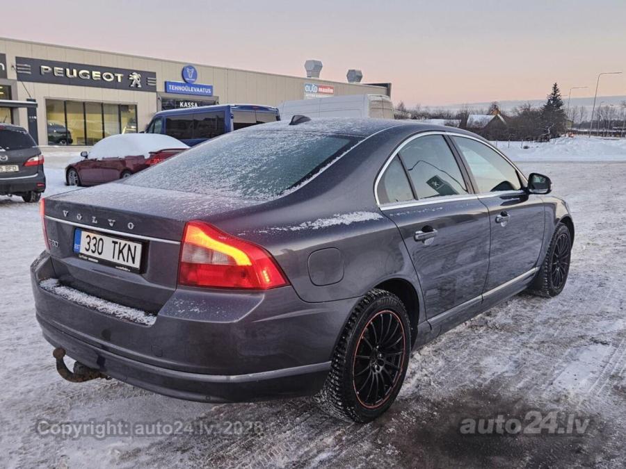 Pelēks Volvo S80 2009 Pelva, ar dzinēja tilpumu 2.40 L un nobraukumu 438 tūkst. km par 6500 €, foto 3 vietnē AUTOMOTO.COM.LV