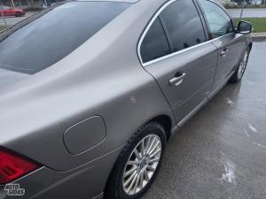 Pelēks Volvo S80 2009 Kretinga, ar dzinēja tilpumu 2.40 L un nobraukumu 295 tūkst. km par 2600 €, foto 4 vietnē AUTOMOTO.COM.LV