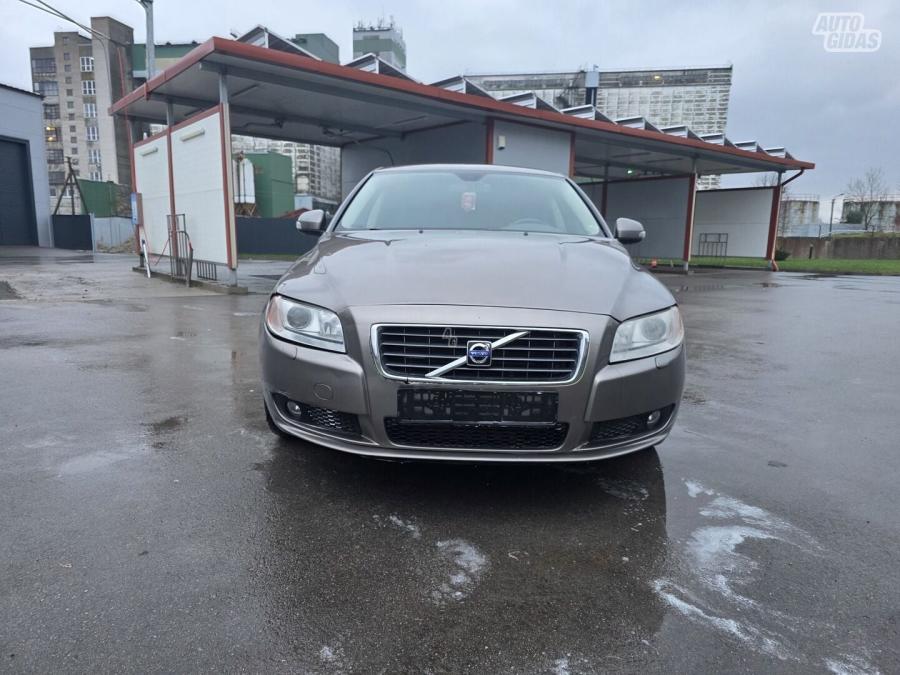 Pelēks Volvo S80 2009 Kretinga, ar dzinēja tilpumu 2.40 L un nobraukumu 295 tūkst. km par 2600 €, foto 1 vietnē AUTOMOTO.COM.LV