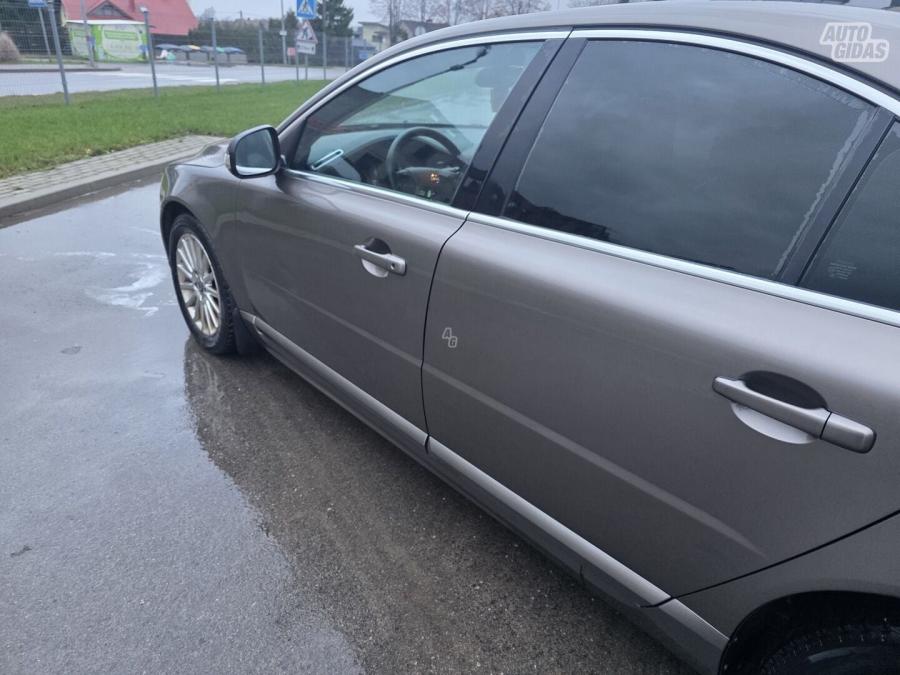 Pelēks Volvo S80 2009 Kretinga, ar dzinēja tilpumu 2.40 L un nobraukumu 295 tūkst. km par 2600 €, foto 7 vietnē AUTOMOTO.COM.LV