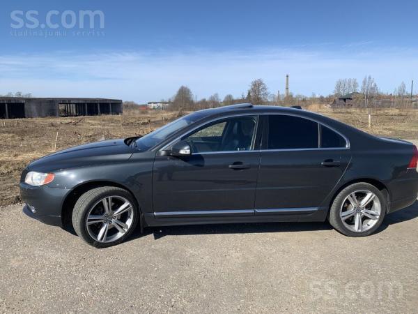 Pelēks Volvo S80 2009 Ludza, ar dzinēja tilpumu 2.40 L un nobraukumu 348 tūkst. km par 5700 €, foto 2 vietnē AUTOMOTO.COM.LV