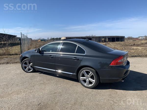 Pelēks Volvo S80 2009 Ludza, ar dzinēja tilpumu 2.40 L un nobraukumu 348 tūkst. km par 5700 €, foto 3 vietnē AUTOMOTO.COM.LV