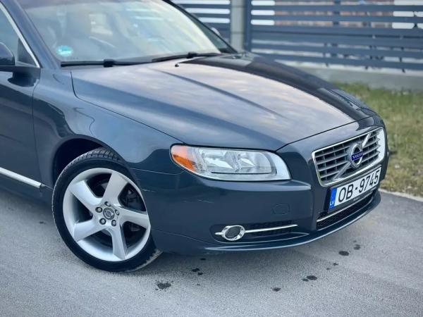 Grey Volvo S80 2009 in Jelgava, with an engine capacity of 2.00 L and mileage of 247 thousand km for 4950 €, photo 4 on AUTOMOTO.COM.LV