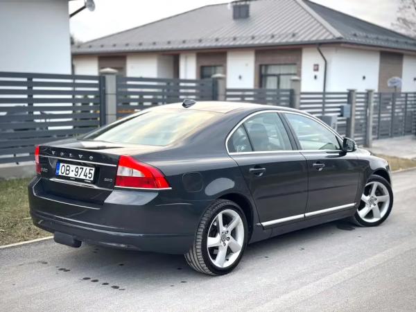 Grey Volvo S80 2009 in Jelgava, with an engine capacity of 2.00 L and mileage of 247 thousand km for 4950 €, photo 5 on AUTOMOTO.COM.LV