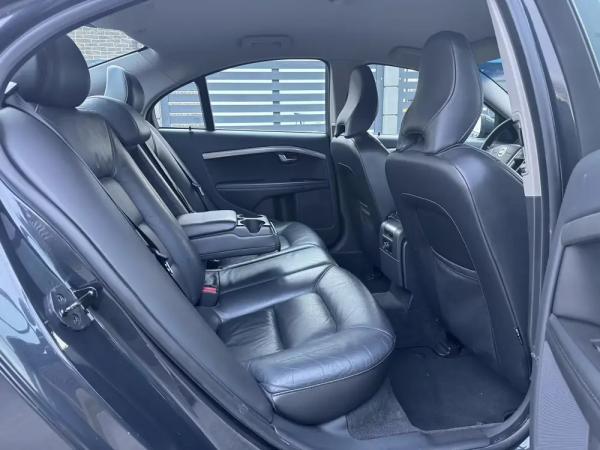 Grey Volvo S80 2009 in Jelgava, with an engine capacity of 2.00 L and mileage of 247 thousand km for 4950 €, photo 7 on AUTOMOTO.COM.LV