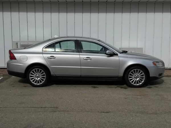 Pelēks Volvo S80 2009 Rīga, ar dzinēja tilpumu 2.40 L un nobraukumu 259 tūkst. km par 4000 €, foto 2 vietnē AUTOMOTO.COM.LV