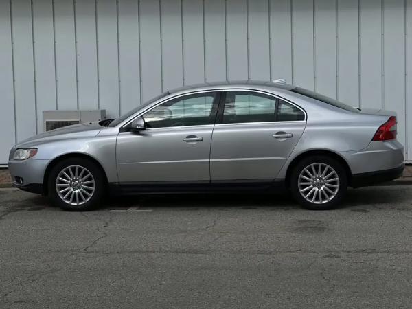 Pelēks Volvo S80 2009 Rīga, ar dzinēja tilpumu 2.40 L un nobraukumu 259 tūkst. km par 4000 €, foto 5 vietnē AUTOMOTO.COM.LV