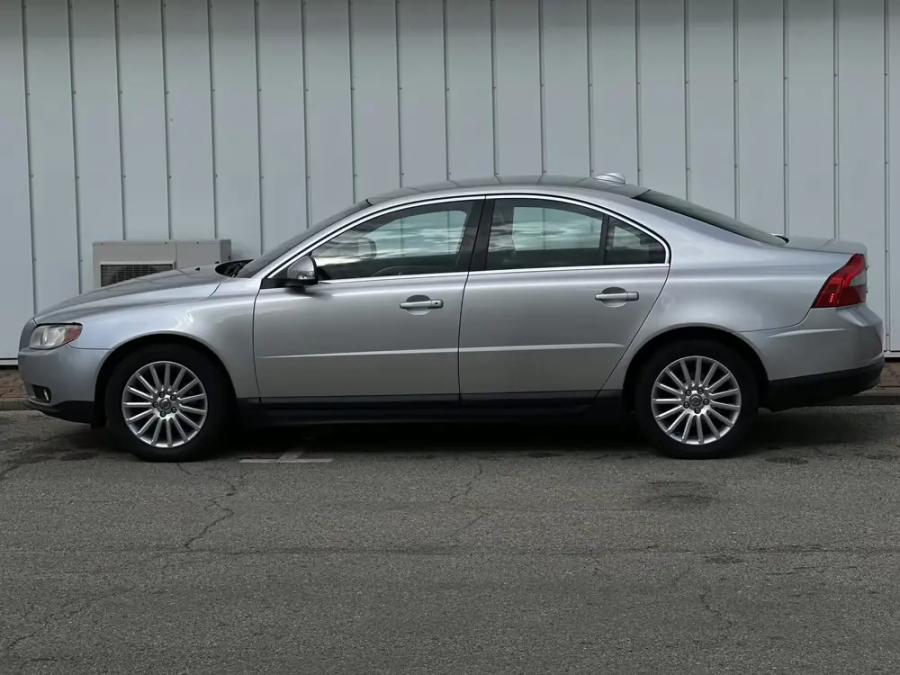 Grey Volvo S80 2009 in Riga, with an engine capacity of 2.40 L and mileage of 259 thousand km for 4000 €, photo 6 on AUTOMOTO.COM.LV
