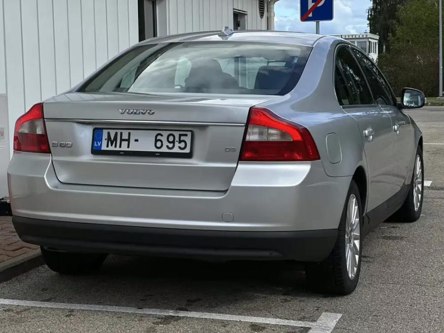 Grey Volvo S80 2009 in Riga, with an engine capacity of 2.40 L and mileage of 259 thousand km for 4000 €, photo 7 on AUTOMOTO.COM.LV