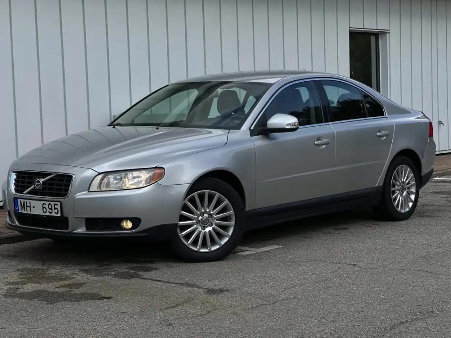 Grey Volvo S80 2009 in Riga, with an engine capacity of 2.40 L and mileage of 259 thousand km for 4000 €, photo 8 on AUTOMOTO.COM.LV