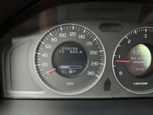 Grey Volvo S80 2009 in Riga, with an engine capacity of 2.40 L and mileage of 259 thousand km for 4000 €, photo 10 on AUTOMOTO.COM.LV