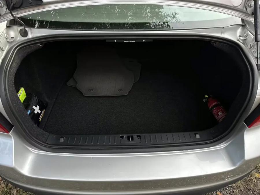Grey Volvo S80 2009 in Riga, with an engine capacity of 2.40 L and mileage of 259 thousand km for 4000 €, photo 27 on AUTOMOTO.COM.LV