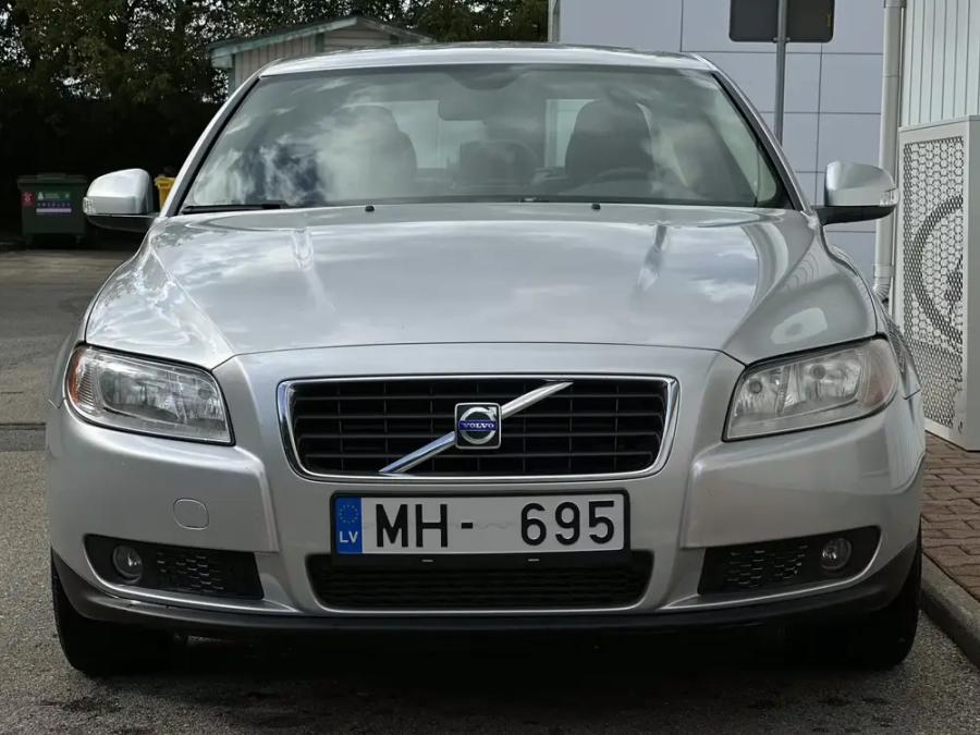 Grey Volvo S80 2009 in Riga, with an engine capacity of 2.40 L and mileage of 259 thousand km for 4000 €, photo 31 on AUTOMOTO.COM.LV
