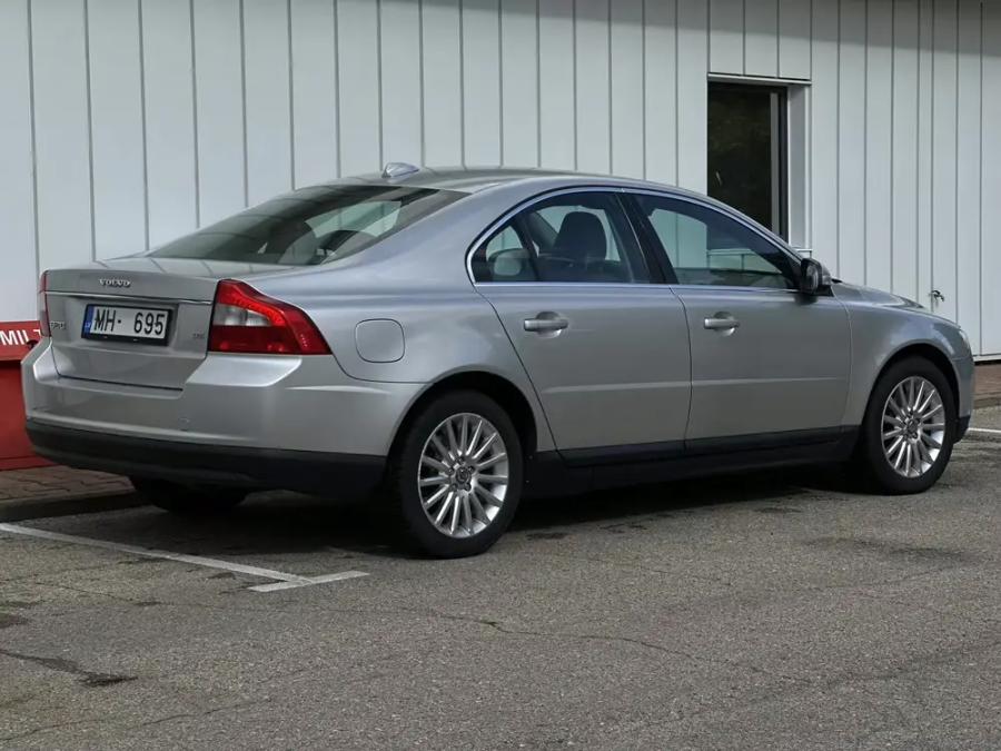 Grey Volvo S80 2009 in Riga, with an engine capacity of 2.40 L and mileage of 259 thousand km for 4000 €, photo 33 on AUTOMOTO.COM.LV