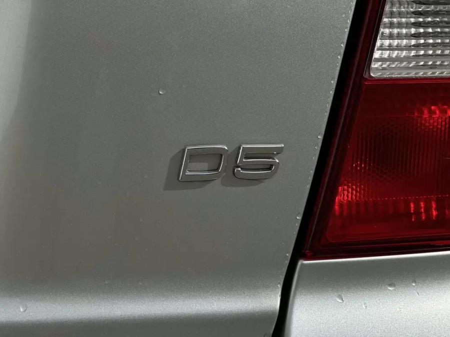 Grey Volvo S80 2009 in Riga, with an engine capacity of 2.40 L and mileage of 259 thousand km for 4000 €, photo 36 on AUTOMOTO.COM.LV