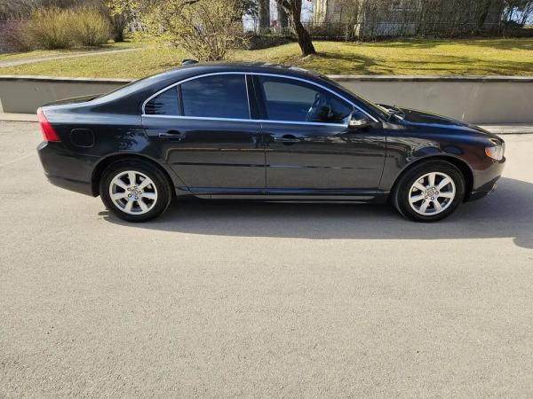 Grey Volvo S80 2009 in Jekabpils, with an engine capacity of 2.40 L and mileage of 366 thousand km for 5290 €, photo 4 on AUTOMOTO.COM.LV