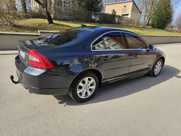 Grey Volvo S80 2009 in Jekabpils, with an engine capacity of 2.40 L and mileage of 366 thousand km for 5290 €, photo 5 on AUTOMOTO.COM.LV