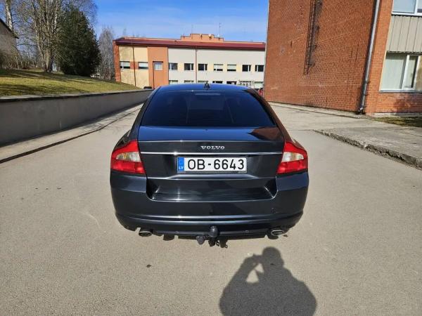 Grey Volvo S80 2009 in Jekabpils, with an engine capacity of 2.40 L and mileage of 366 thousand km for 5290 €, photo 6 on AUTOMOTO.COM.LV