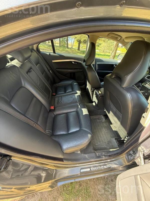 Grey Volvo S80 2009 in Jekabpils, with an engine capacity of 2.40 L and mileage of 333 thousand km for 4200 €, photo 6 on AUTOMOTO.COM.LV
