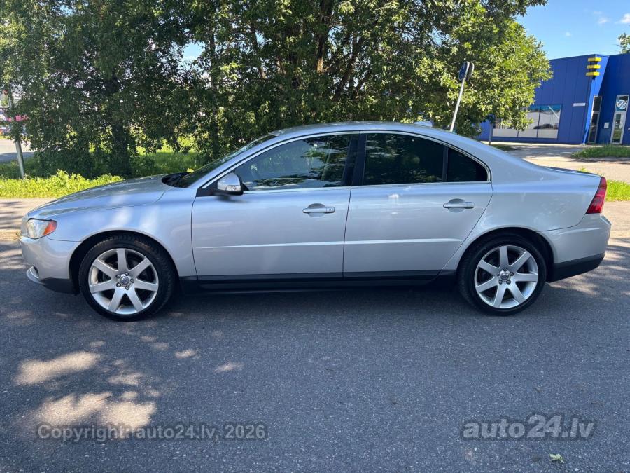 Pelēks Volvo S80 2009 Paide, ar dzinēja tilpumu 2.40 L un nobraukumu 375 tūkst. km par 5490 €, foto 4 vietnē AUTOMOTO.COM.LV