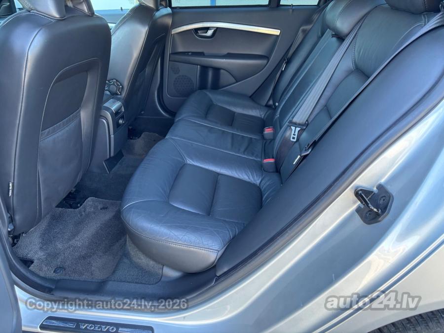 Pelēks Volvo S80 2009 Paide, ar dzinēja tilpumu 2.40 L un nobraukumu 375 tūkst. km par 5490 €, foto 14 vietnē AUTOMOTO.COM.LV