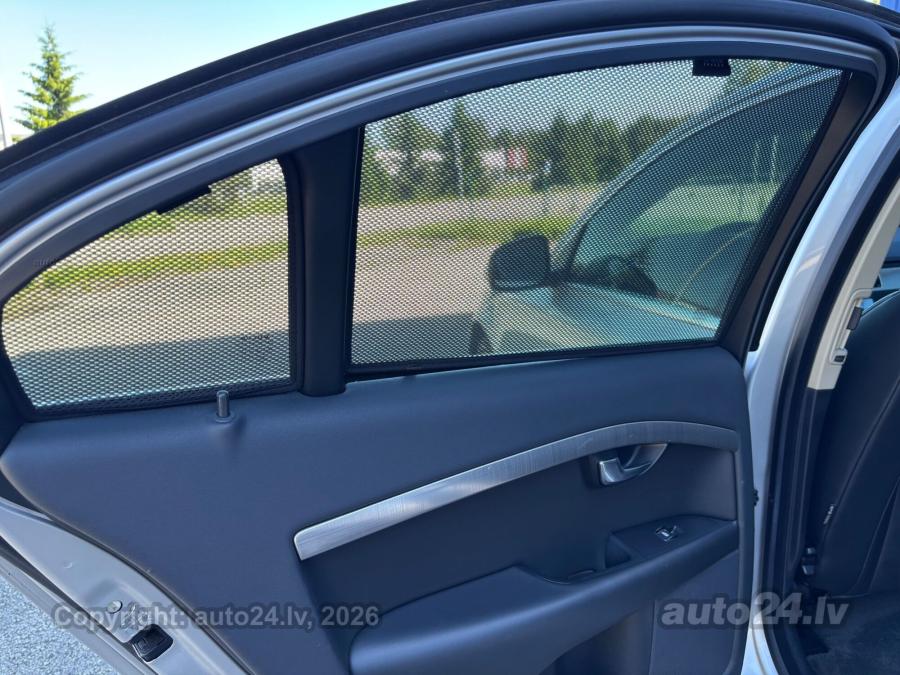 Pelēks Volvo S80 2009 Paide, ar dzinēja tilpumu 2.40 L un nobraukumu 375 tūkst. km par 5490 €, foto 19 vietnē AUTOMOTO.COM.LV