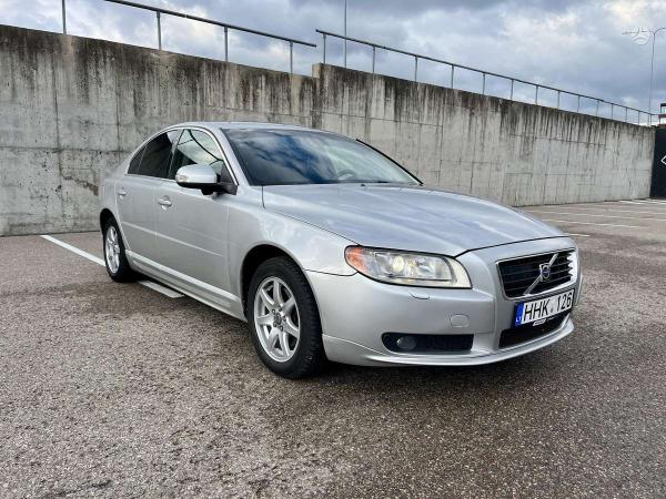 Pelēks Volvo S80 2009 Viļņa, ar dzinēja tilpumu 2.40 L un nobraukumu 295 tūkst. km par 3850 €, foto 3 vietnē AUTOMOTO.COM.LV