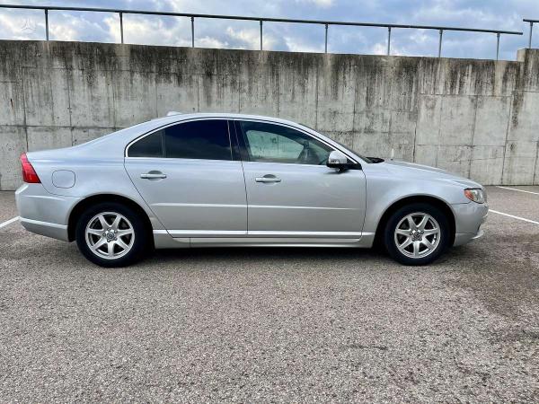 Pelēks Volvo S80 2009 Viļņa, ar dzinēja tilpumu 2.40 L un nobraukumu 295 tūkst. km par 3850 €, foto 5 vietnē AUTOMOTO.COM.LV