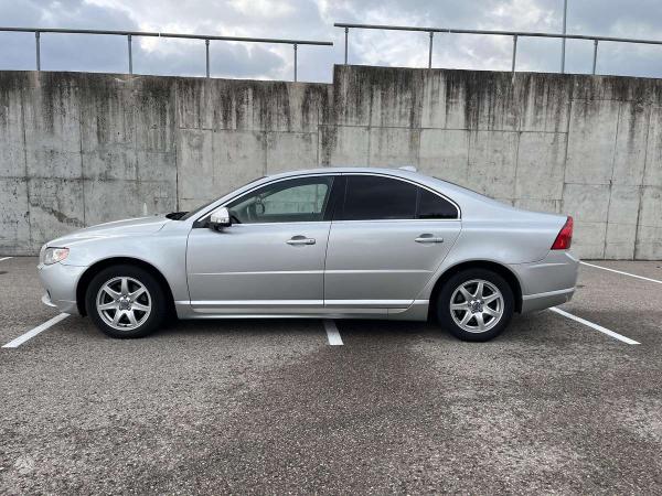 Pelēks Volvo S80 2009 Viļņa, ar dzinēja tilpumu 2.40 L un nobraukumu 295 tūkst. km par 3850 €, foto 6 vietnē AUTOMOTO.COM.LV