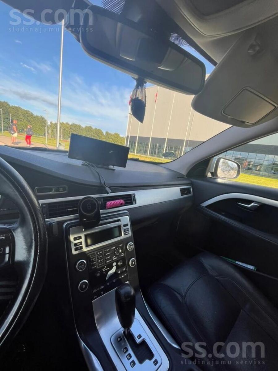 Grey Volvo S80 2009 in Jekabpils, with an engine capacity of 2.40 L and mileage of 255 thousand km for 5000 €, photo 12 on AUTOMOTO.COM.LV