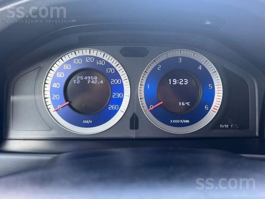 Grey Volvo S80 2009 in Jekabpils, with an engine capacity of 2.40 L and mileage of 255 thousand km for 5000 €, photo 15 on AUTOMOTO.COM.LV