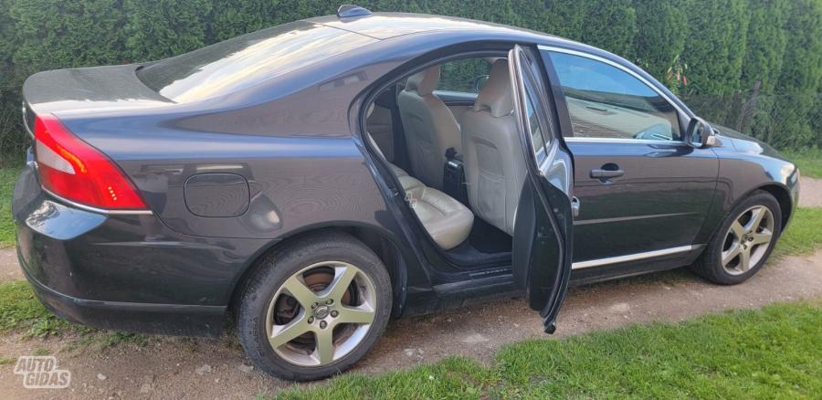 Grey Volvo S80 2009 in Elektrenai, with an engine capacity of 2.00 L and mileage of 255 thousand km for 2750 €, photo 6 on AUTOMOTO.COM.LV
