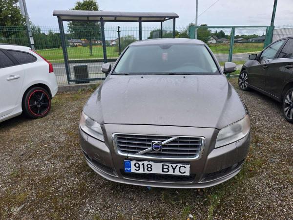 Grey Volvo S80 2009 in Kretinga, with an engine capacity of 2.40 L and mileage of 279 thousand km for 2200 €, photo 1 on AUTOMOTO.COM.LV