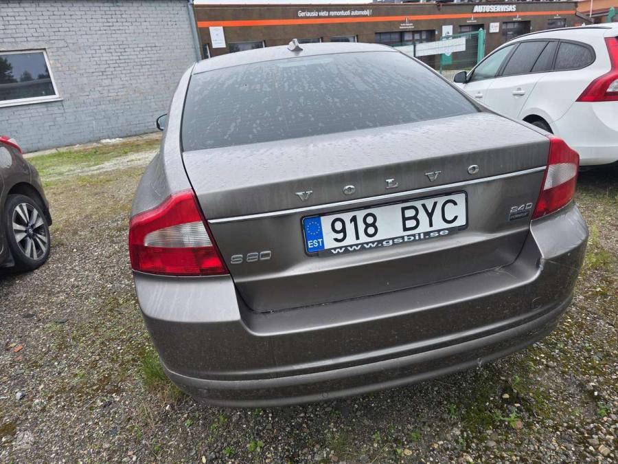 Серый Вольво С80 2009 в Кретинга, объемом двигателя 2.40 л и пробегом 279 тыс. км за 2200 €, фото 5 на AUTOMOTO.COM.LV