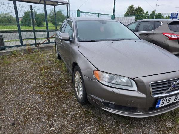 Grey Volvo S80 2009 in Kretinga, with an engine capacity of 2.40 L and mileage of 279 thousand km for 2200 €, photo 7 on AUTOMOTO.COM.LV