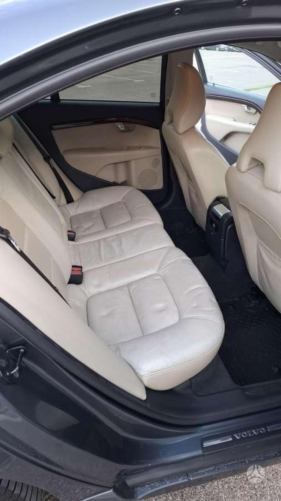 Grey Volvo S80 2009 in Vilnius, with an engine capacity of 2.40 L and mileage of 333 thousand km for 2850 €, photo 10 on AUTOMOTO.COM.LV
