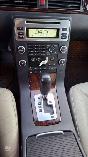 Grey Volvo S80 2009 in Vilnius, with an engine capacity of 2.40 L and mileage of 333 thousand km for 2850 €, photo 13 on AUTOMOTO.COM.LV