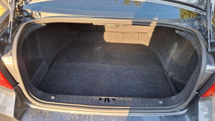 Grey Volvo S80 2009 in Vilnius, with an engine capacity of 2.40 L and mileage of 333 thousand km for 2850 €, photo 18 on AUTOMOTO.COM.LV