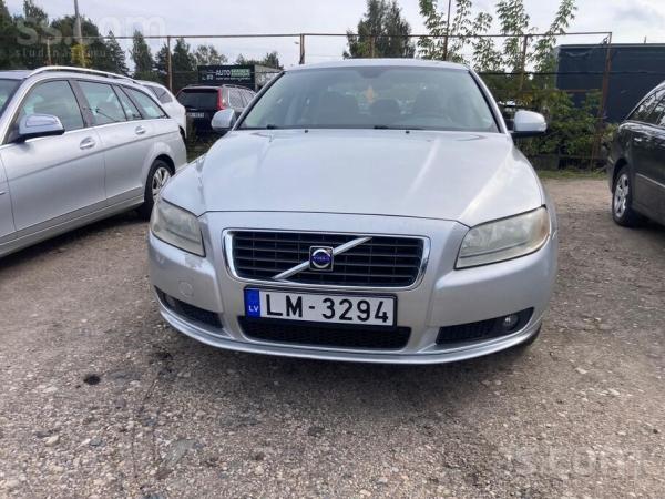Pelēks Volvo S80 2009 Rīga, ar dzinēja tilpumu 2.40 L un nobraukumu 305 tūkst. km par 2650 €, foto 3 vietnē AUTOMOTO.COM.LV