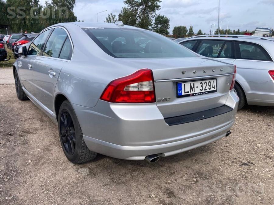 Grey Volvo S80 2009 in Riga, with an engine capacity of 2.40 L and mileage of 305 thousand km for 2650 €, photo 7 on AUTOMOTO.COM.LV