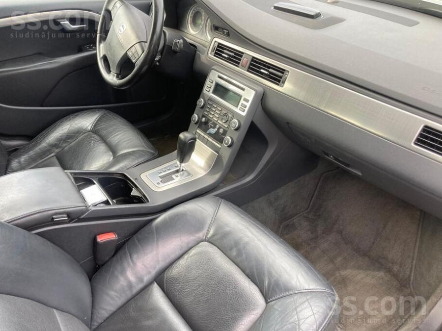 Grey Volvo S80 2009 in Riga, with an engine capacity of 2.40 L and mileage of 305 thousand km for 2650 €, photo 17 on AUTOMOTO.COM.LV