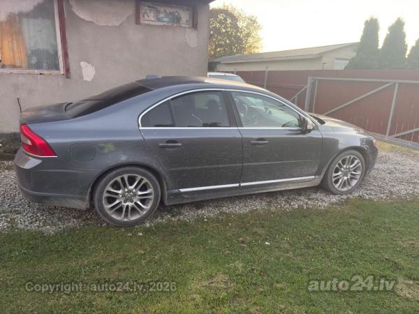 Pelēks Volvo S80 2009 Tallina, ar dzinēja tilpumu 2.40 L un nobraukumu 530 tūkst. km par 3500 €, foto 4 vietnē AUTOMOTO.COM.LV
