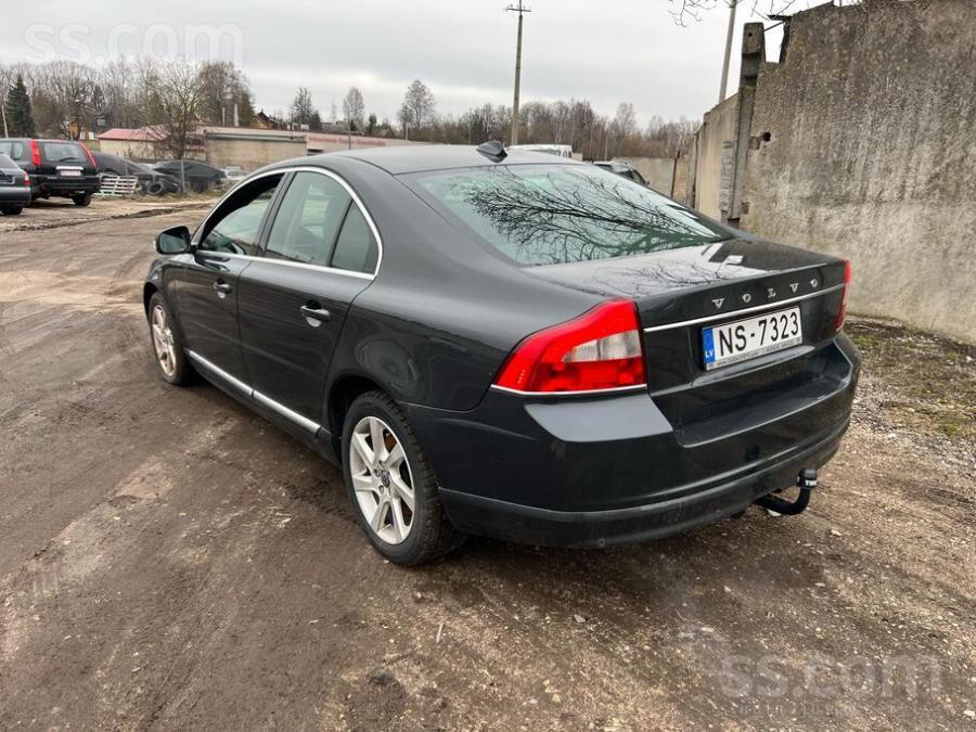 Pelēks Volvo S80 2010 Rēzekne, ar dzinēja tilpumu 2.00 L un nobraukumu 0 tūkst. km par 4350 €, foto 3 vietnē AUTOMOTO.COM.LV