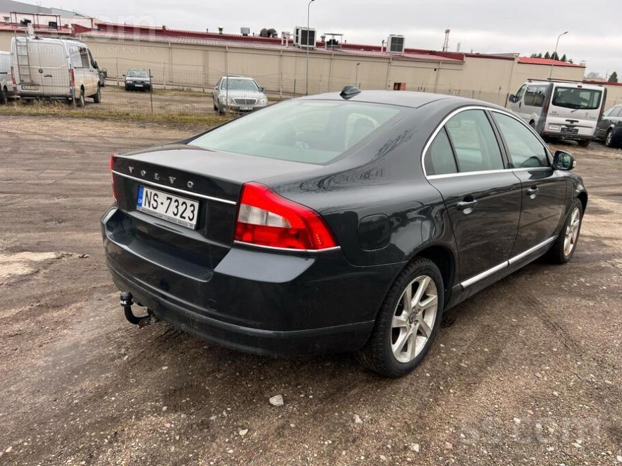 Pelēks Volvo S80 2010 Rēzekne, ar dzinēja tilpumu 2.00 L un nobraukumu 0 tūkst. km par 4350 €, foto 4 vietnē AUTOMOTO.COM.LV